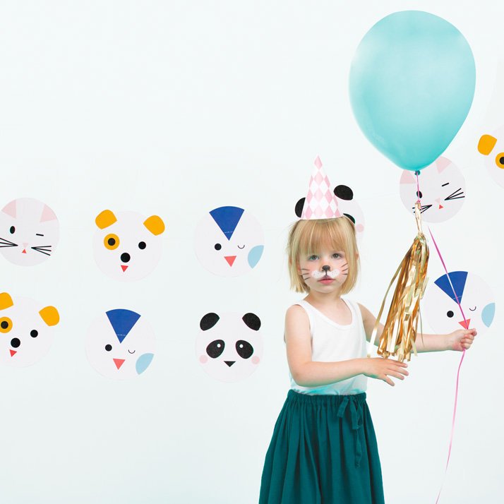 Happy Cotillons : Animation Anniversaire Enfant, Spectacles, Gâteaux