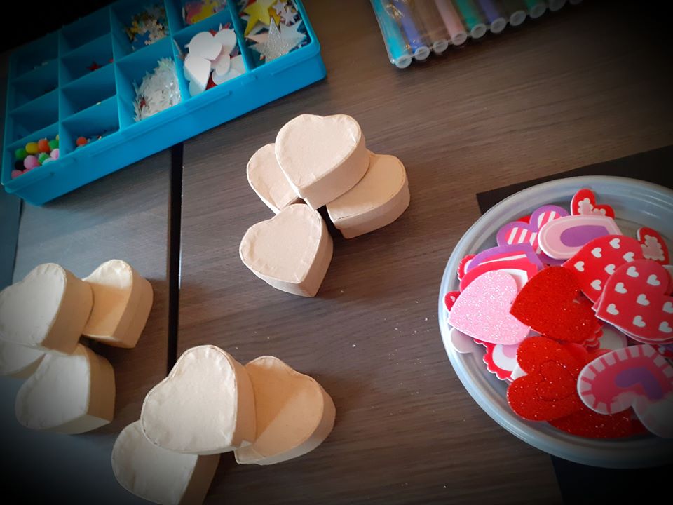 Happy Cotillons : Animation Anniversaire Enfant, Spectacles, Gâteaux